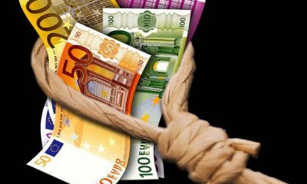 Usura, il cappio invisibile che soffoca le comunità | Il Gallo