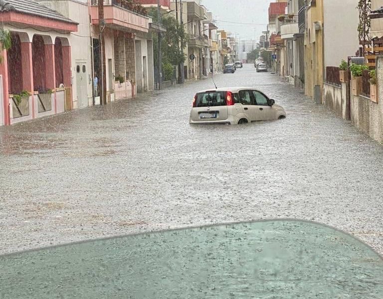 L’acquazzone delle 12, stavolta, mette in difficoltà alcuni paesi ...