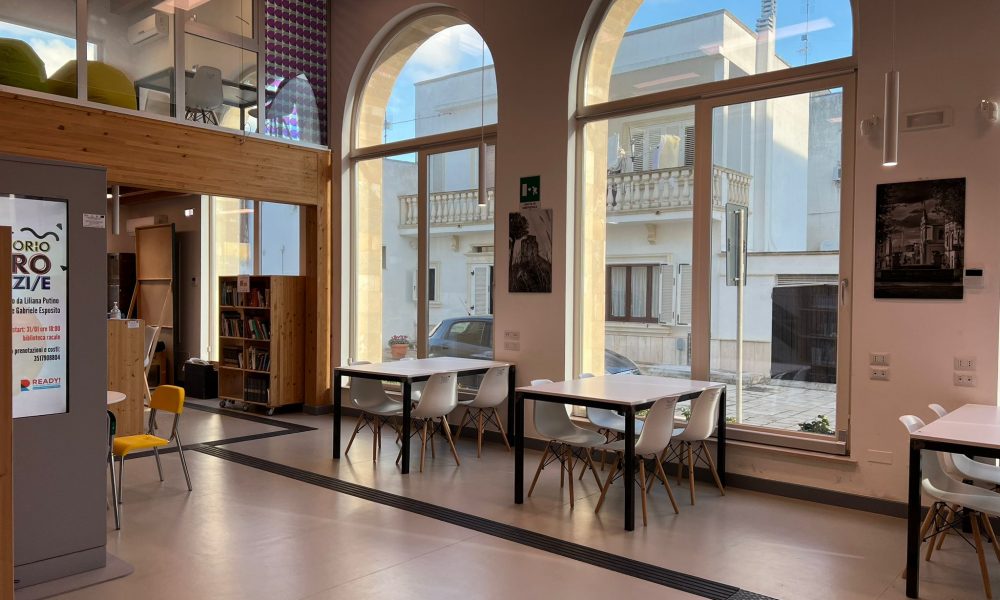 “Parole con thè” nella biblioteca comunale di Racale | Il Gallo