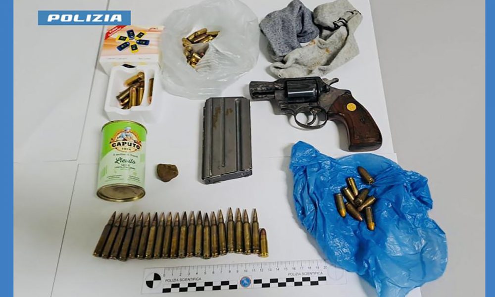 Armi e munizioni, anche da guerra, nella casa di campagna: arrestato ...