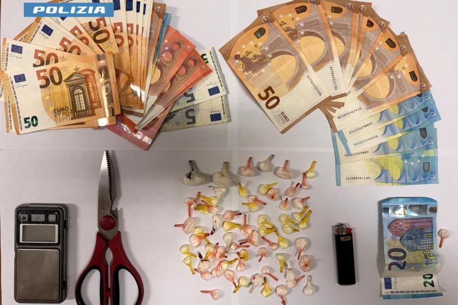 40enne spacciava droga da casa. Arrestato | Il Gallo